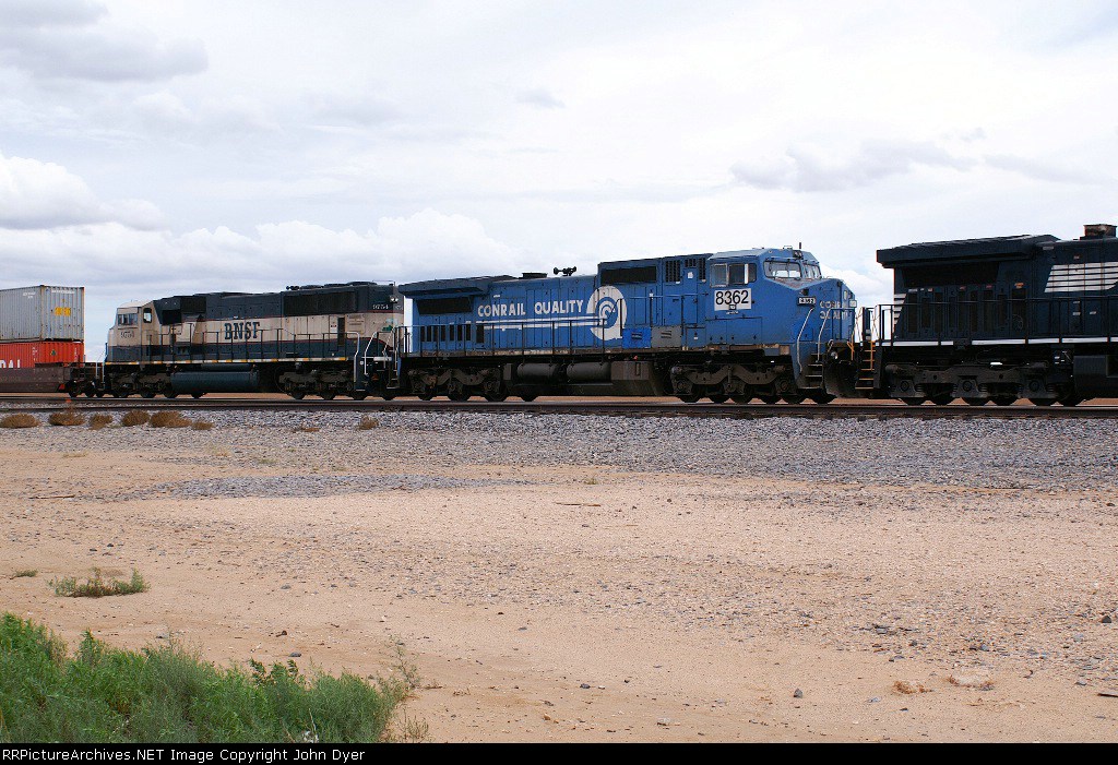 NS 8362 (Conrail) and BNSF 8751